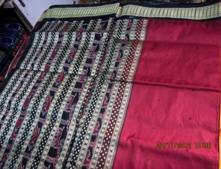 Odisha Handloom Traditional Motif Ikat Saree in Maroon Black online ...